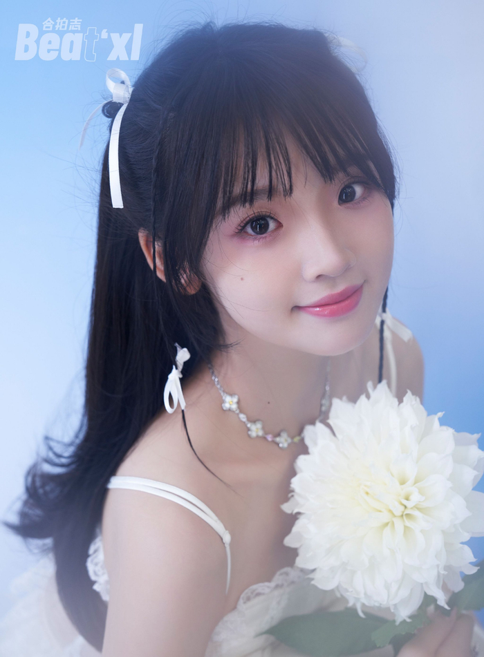 张淼怡的时尚表现力真的绝绝子，鬼马精灵、清纯少女、复古女郎……