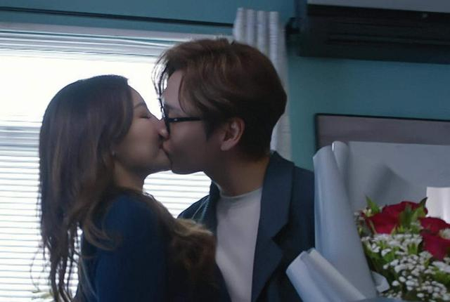 TVB知名女星被曝将离巢，惹公司高层不满，新剧片头镜头全被删