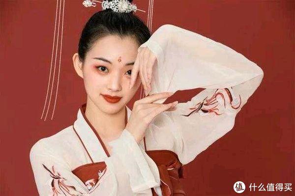 女人有别的男人了,身上这三个地方会 变大”,根本掩盖不了