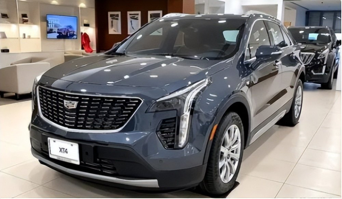 凯迪拉克全新XT4受年轻人喜爱，对比奥迪Q3有优势！