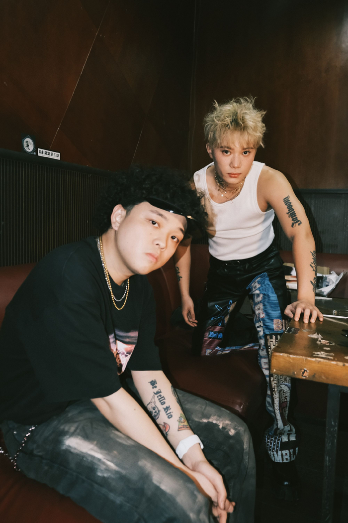 Ansr J x 李佳隆 x KnowKnow 最新合影|李佳隆_新浪新闻