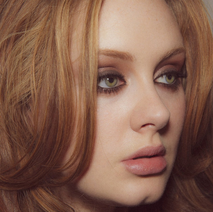 今天赌城驻唱分享的官摄照片第一张原来是致敬当年的自己！|Adele|阿黛尔_新浪新闻