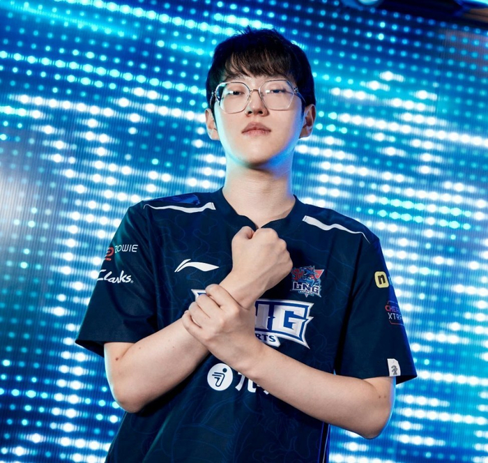 Scout对阵Faker的历史战绩： S7 0-2 S11 1-1 S12 1-1……|scout|S11|Faker_新浪新闻