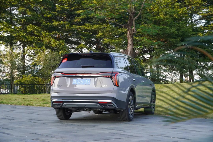 25.58万元起，红旗HS7有实力挑战BBA吗？