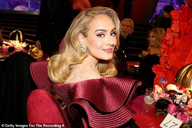 Adele或进军美妆圈！