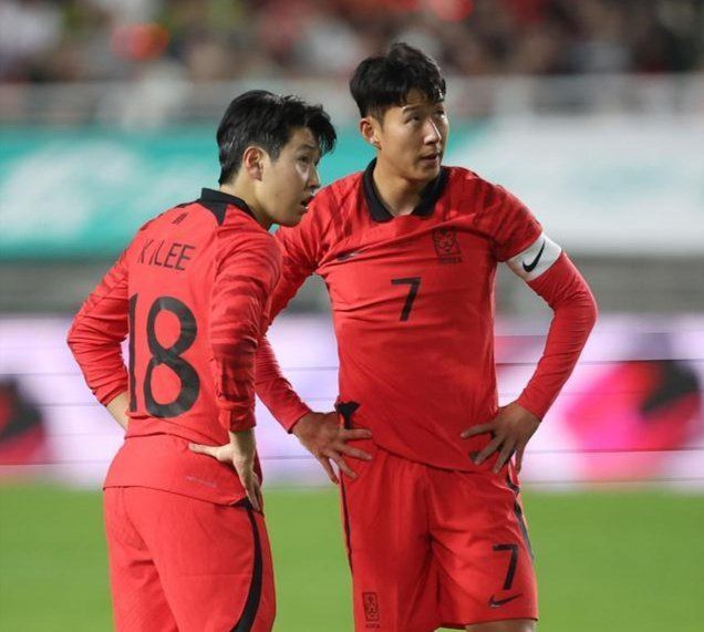 CCTV5播韩国VS国足，穿啥球衣？韦世豪PK孙兴慜，吴曦该学郑智|郑智|韦世豪|吴曦_新浪新闻