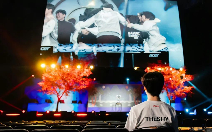 S13：力压DRX，IG斩获最帅战队冠军皮肤奖！Theshy还在C！