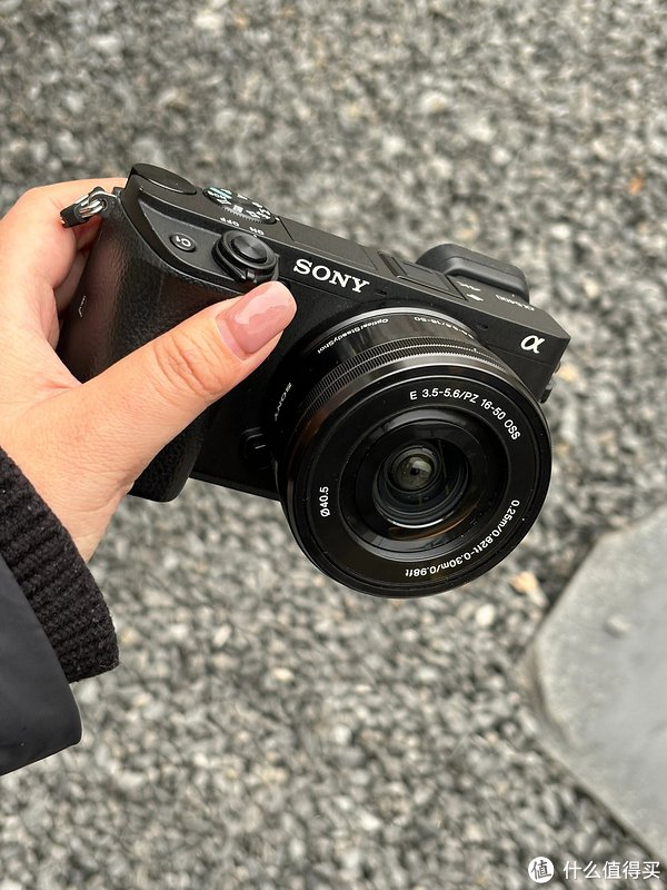 索尼的入门半画幅微单相机a6400和zve10都备受瞩目