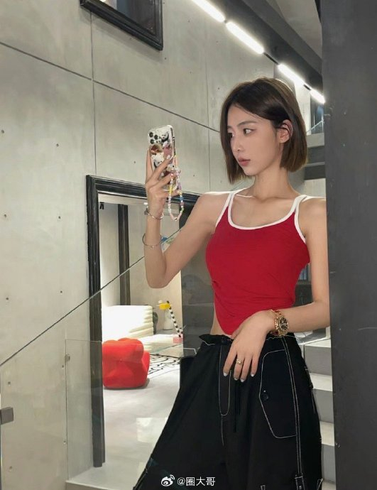 网红苏苏来参加半熟3了，之前是林33tb店的模特……