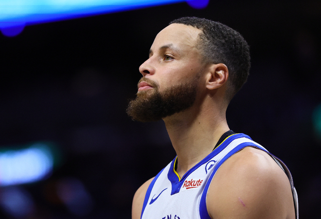 勇士你太狠了，NBA77年来史无前例的纪录，被你们达成了