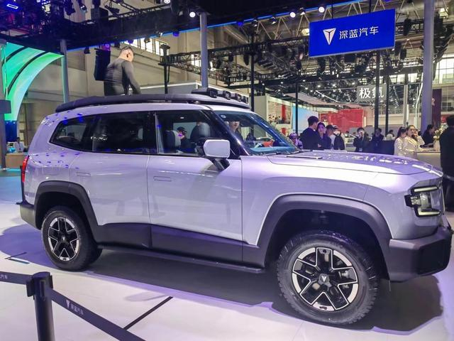 竞争坦克400、豹5，深蓝G318正式亮相