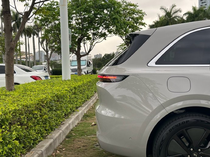 理想L6虽然取消了空悬，但发布当晚我去试驾就发现了…|试驾评测|suv评测|新能源_新浪新闻