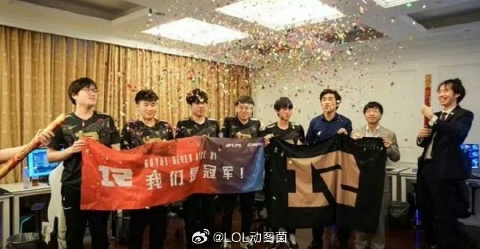 RNG历史三冠！2022MSI冠军战胜T1，Wei夺FMVP，创造英雄联盟新纪录|rng|WEI|T1_新浪新闻