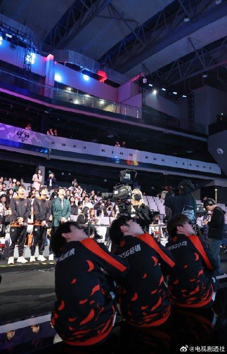 KSG兄弟团集体出征KPL夏季赛，妖刀首次出战，荣耀出征…|KSG|夏季赛|华为荣耀_新浪新闻