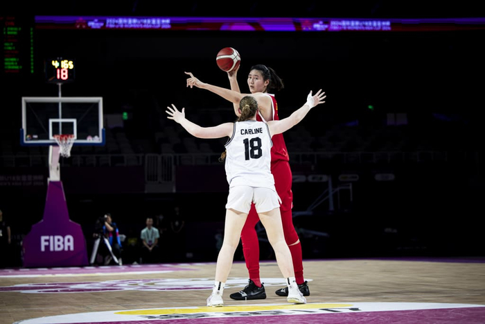 中国U18女篮vs澳大利亚：对手7人超1米85，张子宇面临终极考验|希尔斯|张子宇|女篮_新浪新闻
