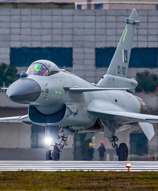 250亿，40架J-10CE，埃及的胃口不是一般大，中航有望大赚一笔