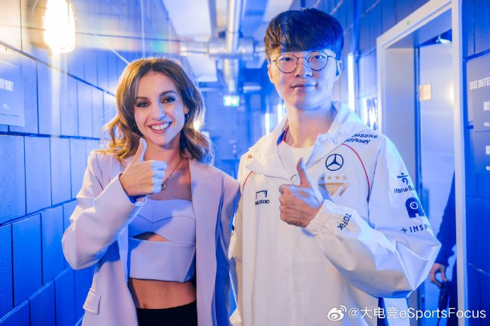 LEC主持人Laure分享和Faker合照|主持人|Faker|英雄联盟_新浪新闻