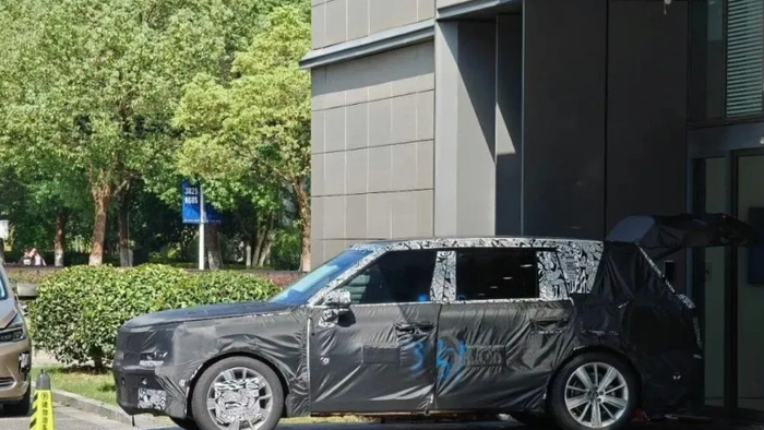 领克全新旗舰SUV（代号L946）谍照曝光，与问界M9同级别，沃尔沃平台打造！