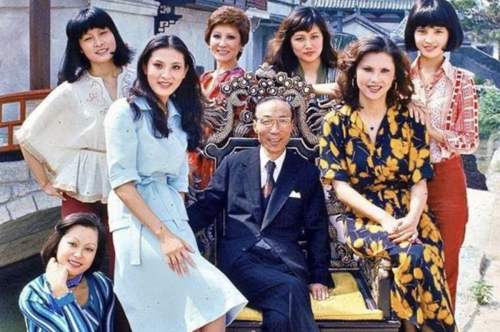 成龙悼念TVB演员李丽丽，回忆两人合作点滴，相识逾40年互称姐弟