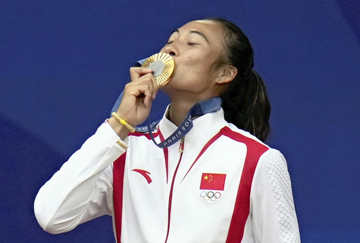 今晚！cctv5直播中国金花郑钦文力争法网最佳战绩 蒋欣玗出战混双|央视|女单|斯瓦泰克|萨拉-埃拉尼|萨姆索诺娃_新浪体育_新浪新闻