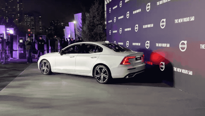 沃尔沃新S60 28.6万开卖！配L2级自动驾驶，插混版最值得