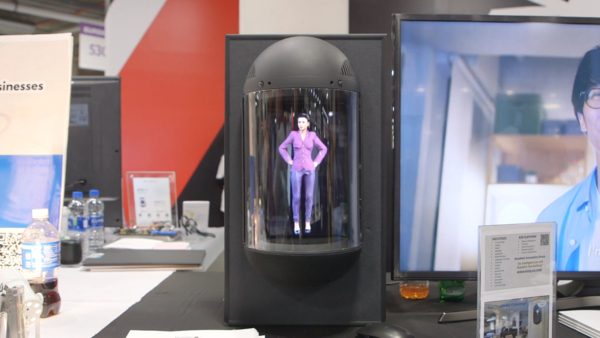 Gatebox全息AI伴侣大升级 二次元萌妹变身健身房壮汉|二次元|Gatebox_新浪新闻