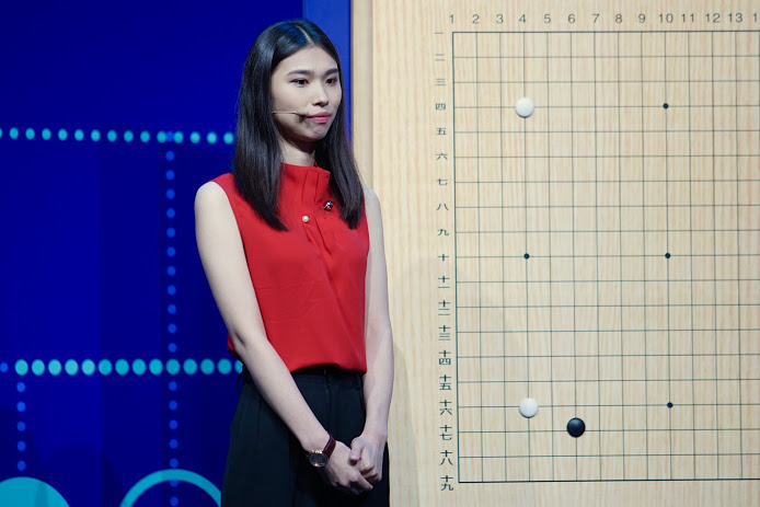 五位世界顶尖的中国九段棋手对阵 AlphaGo，结果被“狗”虐了