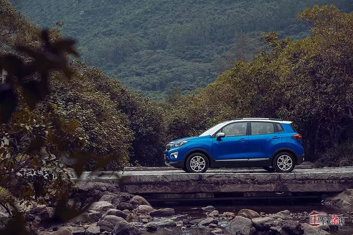 寻未来“E路”的方向，且看CS15EV的全新表现｜车业杂谈