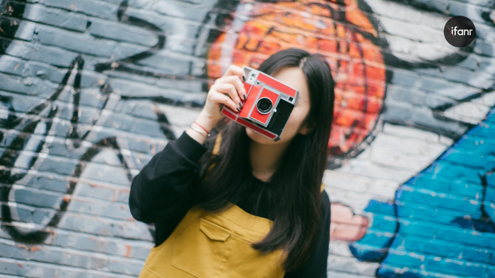 拍翻了三大相纸后告诉你，Lomo 新出的方形拍立得体验到底怎么样