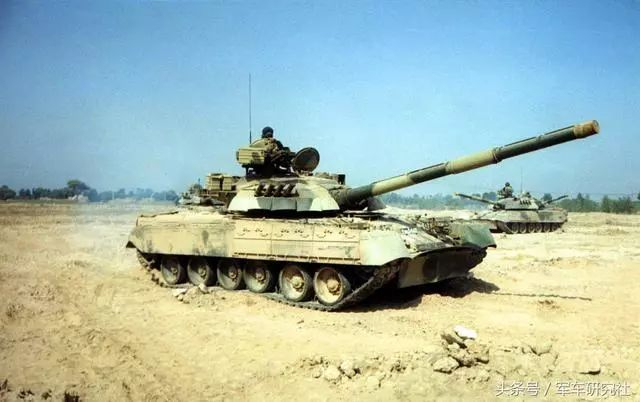 不买乌克兰T-84M了？巴基斯坦时隔3年再次测试中国VT-4外贸坦克