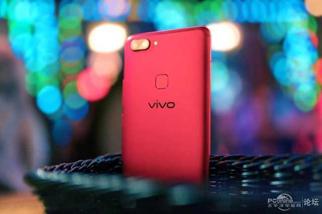 vivoX20全面屏手机：超大屏幕 视觉效果更加饱满