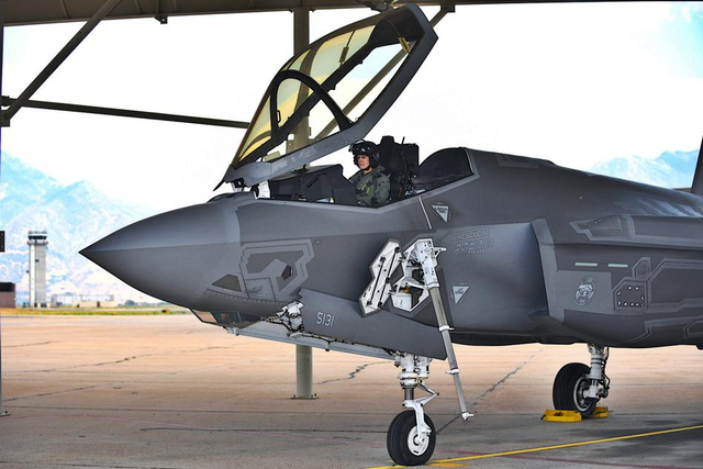 全球最大F-35基地：培养美国空军95%的战斗机飞行员_手机新浪网