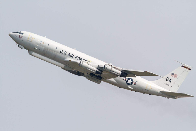 俄乌局势紧张之际 美军E8C侦察机现身乌东部收集情报_新浪图片