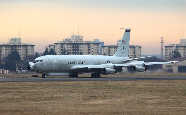 俄乌局势紧张之际 美军E8C侦察机现身乌东部收集情报_新浪图片