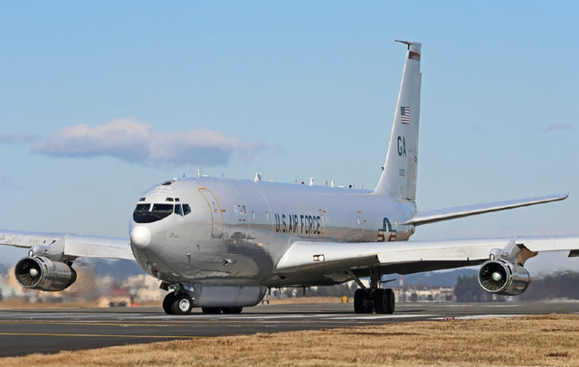 俄乌局势紧张之际 美军E8C侦察机现身乌东部收集情报_新浪图片