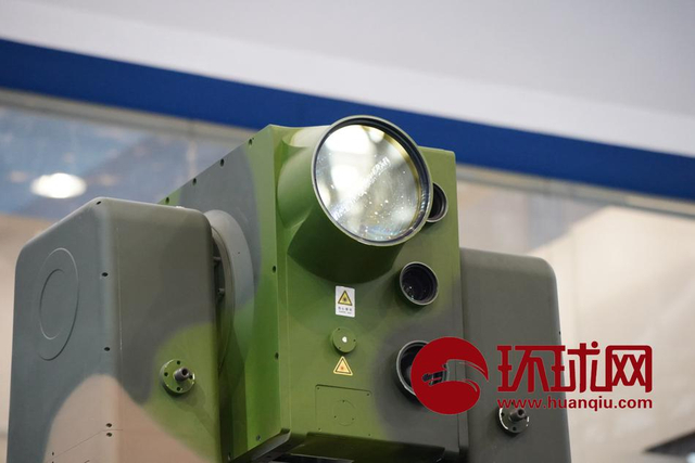 中国LW30激光防御武器系统首亮相 可拦截导弹火箭弹_手机新浪网