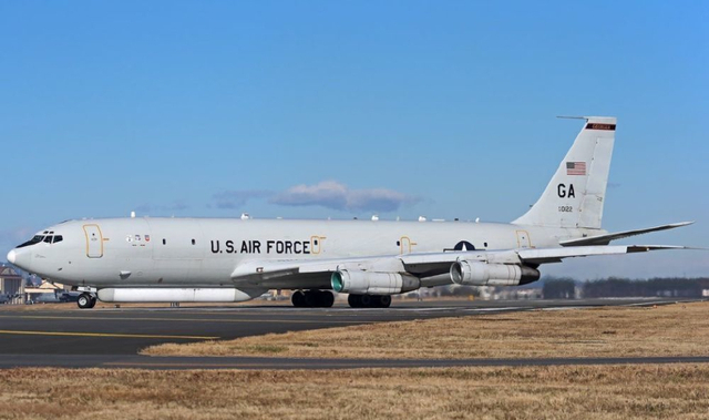 俄乌局势紧张之际 美军E8C侦察机现身乌东部收集情报_新浪图片