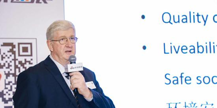 黑利伯瑞Peter Rogerson：留学澳洲 好的升学途径很重要_手机新浪网