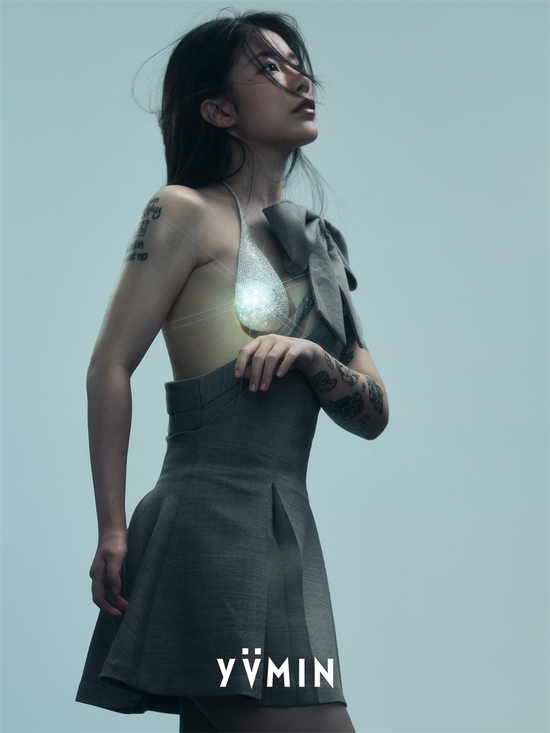 YVMIN尤目 发布原创短片《戴义乳的女孩》_手机新浪网