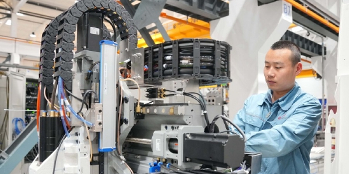 China's industrial profits maintain rapid growth in first 11 months_手机新浪网