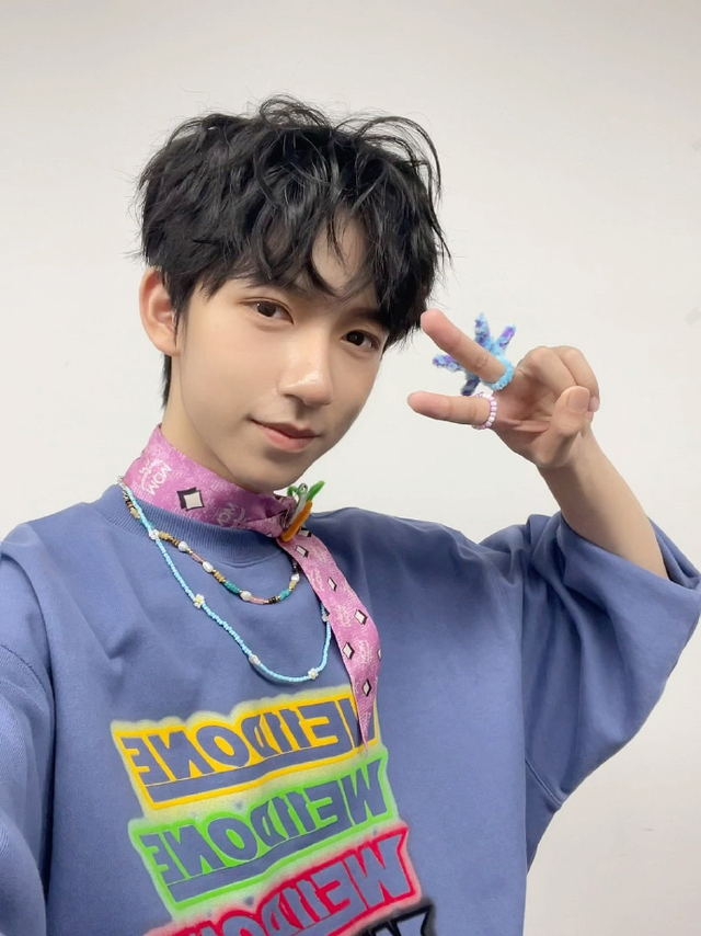 是结束也是开始！时代少年团成员晒演唱会后台照_新浪图片