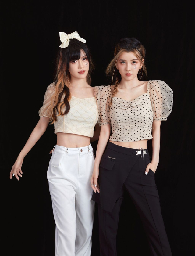 by2晒广州站巡演花絮图 姐妹俩挽手搂腰亲密互动_新浪图片