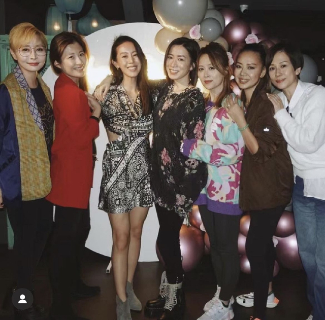 TVB女星组团为梁靖琪庆生 佘诗曼似冻龄少女状态极佳_新浪图片