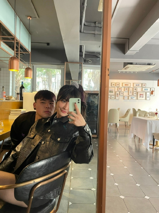 说唱歌手KnowKnow求婚成功 女友发长文讲述恋爱细节_新浪图片