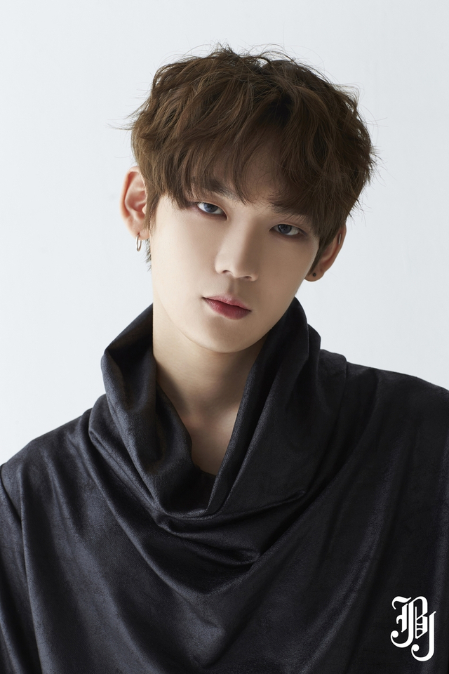 JBJ简历照正式公开出道在即 单独真人秀28日首播_手机新浪网