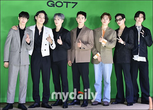 韩团GOT7七人合体亮相 发布全新迷你专辑