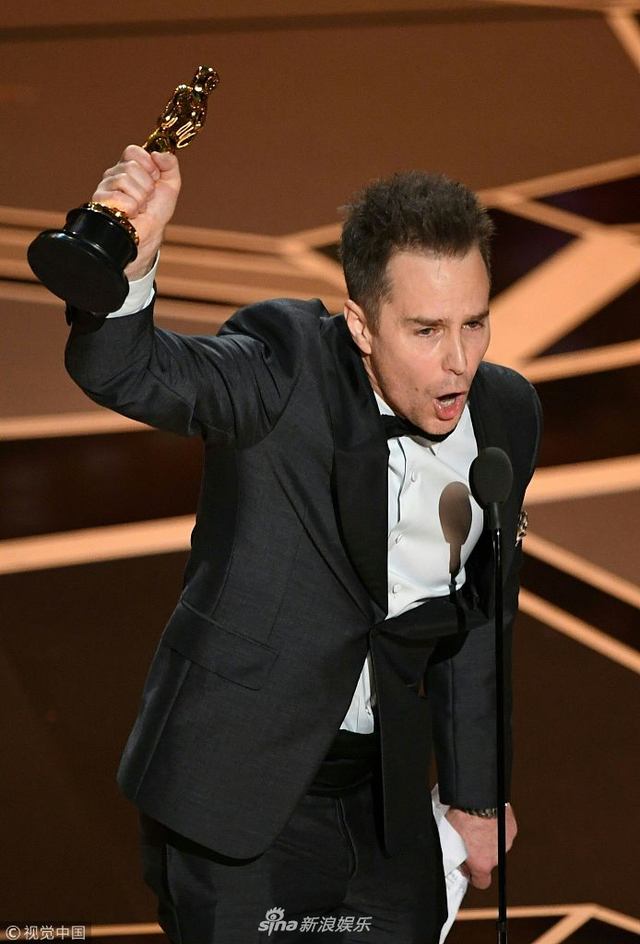 奥斯卡最佳男配：山姆·洛克威尔《三块广告牌》_手机新浪网