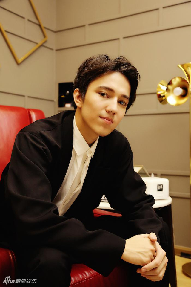 迪玛希：粉丝过度担心使我焦虑 愿意坦然接受质疑_手机新浪网