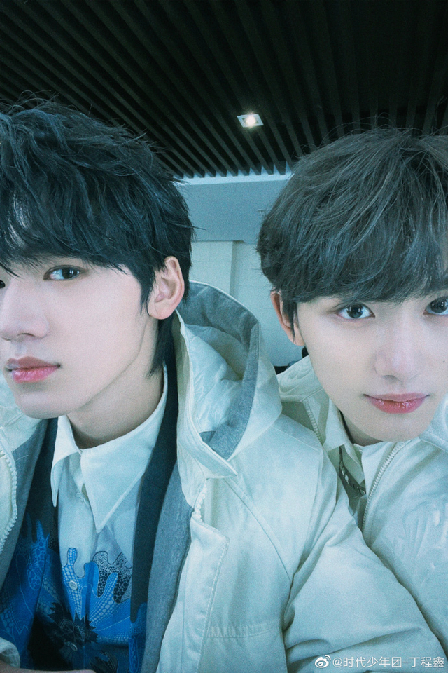 丁程鑫刘耀文严浩翔为宋亚轩庆生 晒合照祝其生日快乐_新浪图片