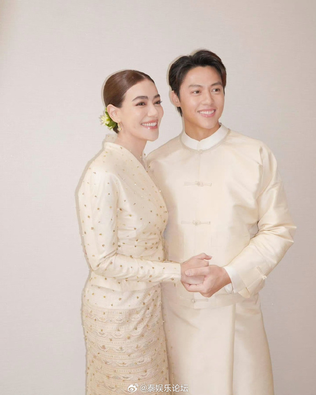 泰星Mark Prin和Kim举行订婚仪式 两人曾合作《假扮女佣》_新浪图片